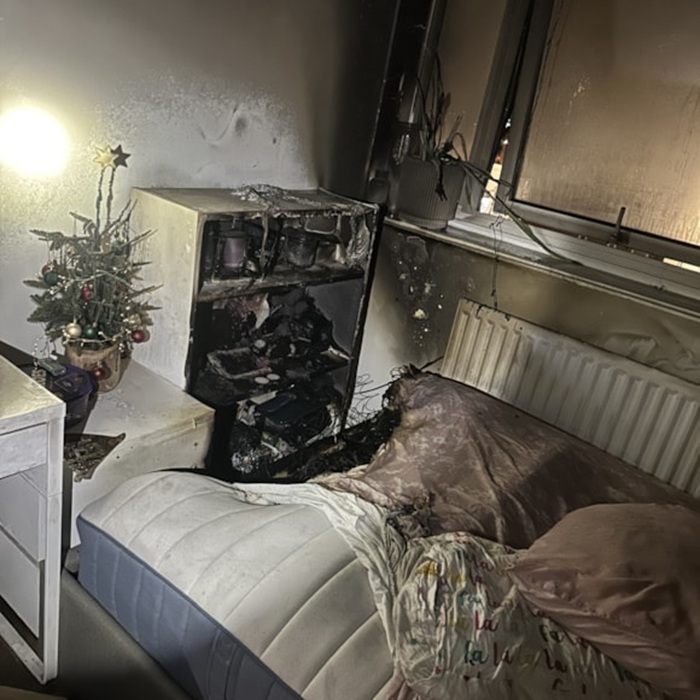 Candle fires over festive period prompt London Fire Brigade warning ...